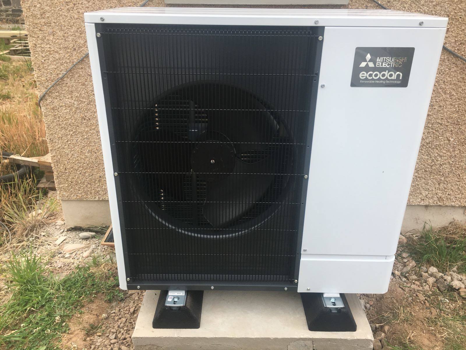 Air Source Heat Pumps 1 Renewables Experts Plumbing Renewables